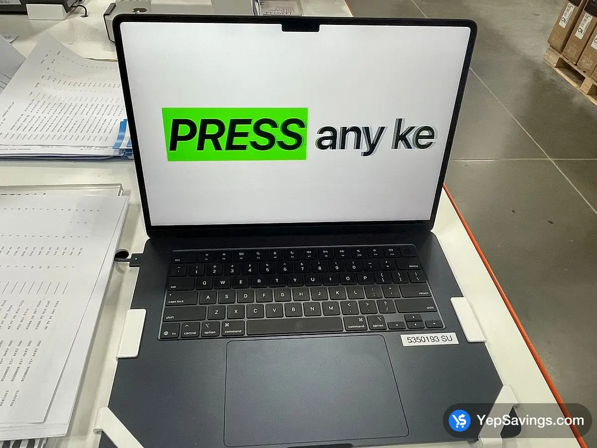 APPLE 15.3 " MACBOOK AIR M3 STARLIGHT MC9F4LL / A at Costco South Saskatoon